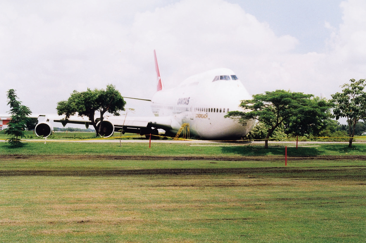 เที่ยวบิน QF1....เกือบจะเป็น "Hull Loss" ครั้งแรกของ Qantas - WINGTIPS